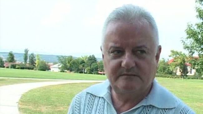 Irinel Columbeanu a ajuns de râsul tuturor. S-a mutat la bloc, iar ... Irinel Columbeanu a ajuns de râsul tuturor. S-a mutat la bloc, iar ...